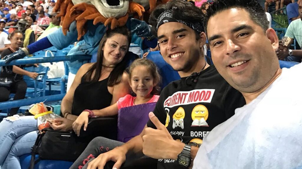 El querido comediante cubano Luis Silva "Pánfilo" viaja a Miami con su familia | NMU